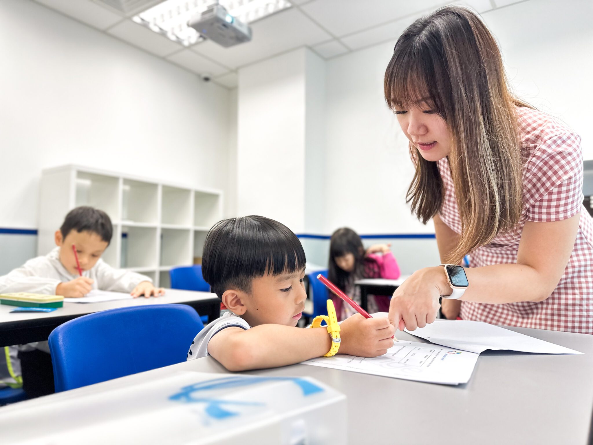 Finding Your Math Match: The Ultimate Guide to Choosing the Right Math Tutor - Oodles Learning